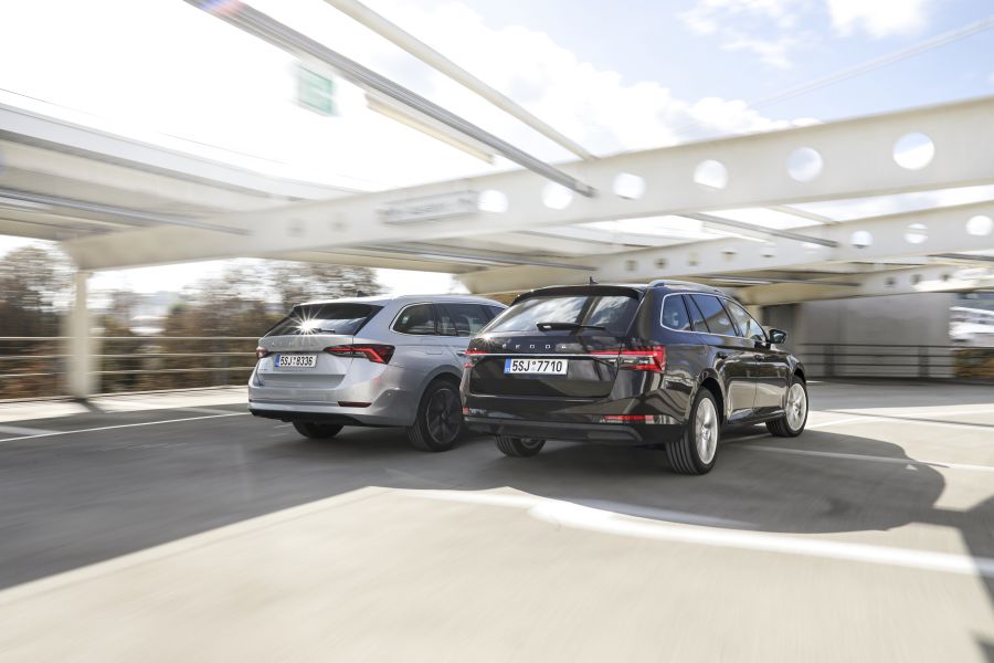 Mic vs mare: Skoda Octavia Combi sau Skoda Superb Combi
