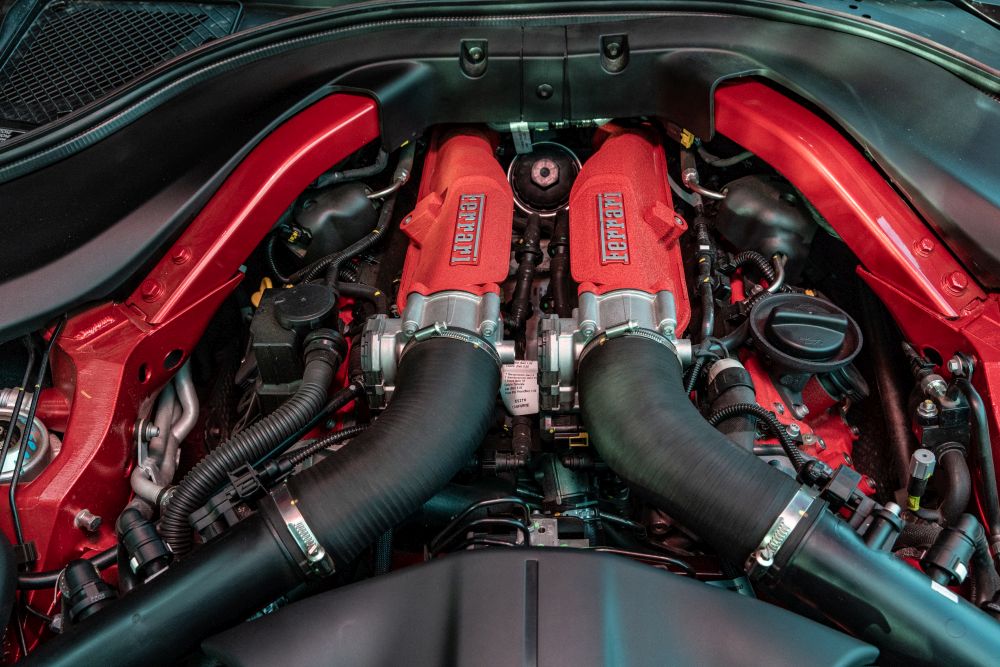 contact Ferrari Roma Spider 2023 (20) - Auto motor si sport
