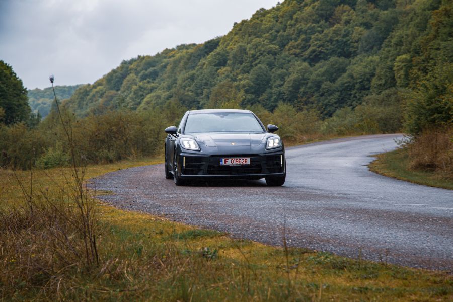 Test Porsche Panamera 4: Ultimul mohican