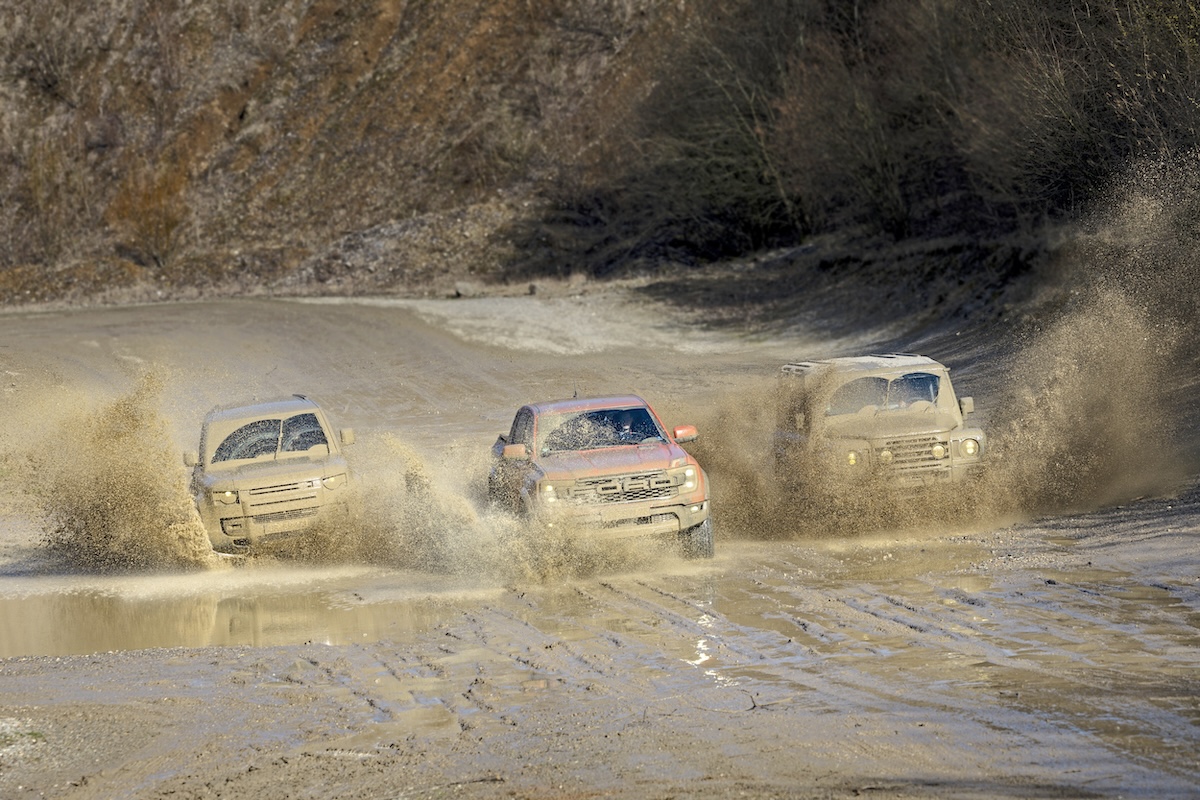 Fascinație: Ford Ranger Raptor vs Ineos Grenadier vs Land Rover ...